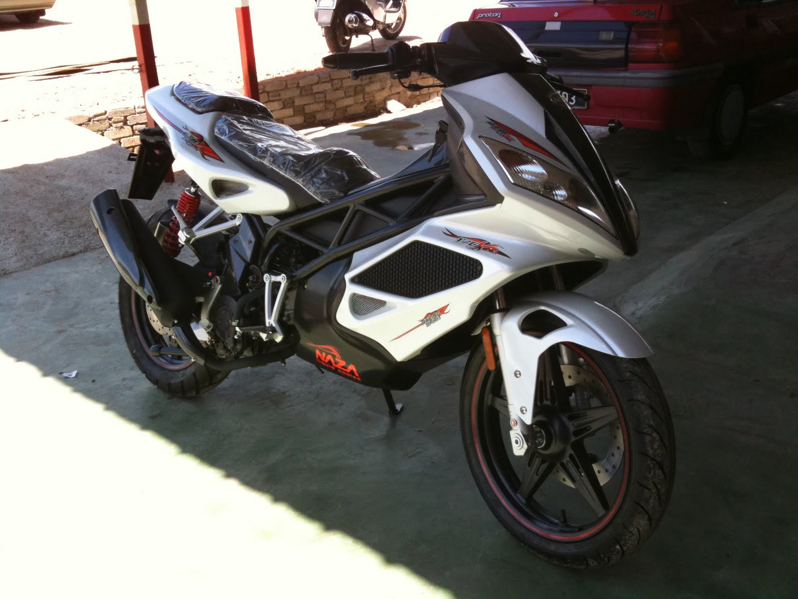 Naza World Of Bikes Kuala Terengganu: MOTOSIKAL NAZA