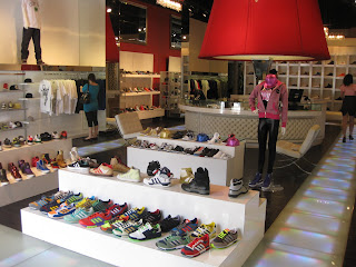 the NeoMoovmnt: High Point Shoes @ Fashion Square