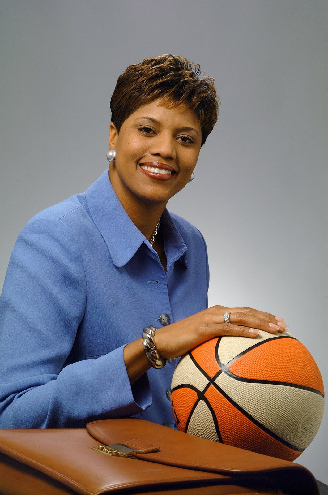 HOOP THOUGHTS: ASSISTANT COACHING SYMPOSIUM AROUND THE CORNER