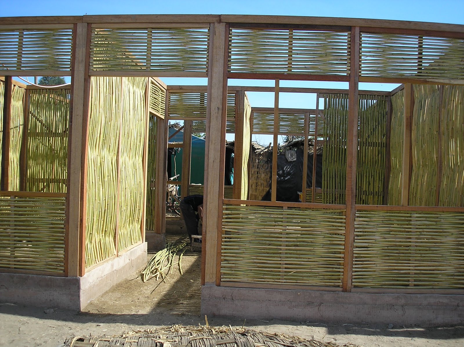 VIVIENDAS CON QUINCHA MEJORADA EN ICA