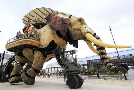 Red Baiduri: The Great Elephant Robot