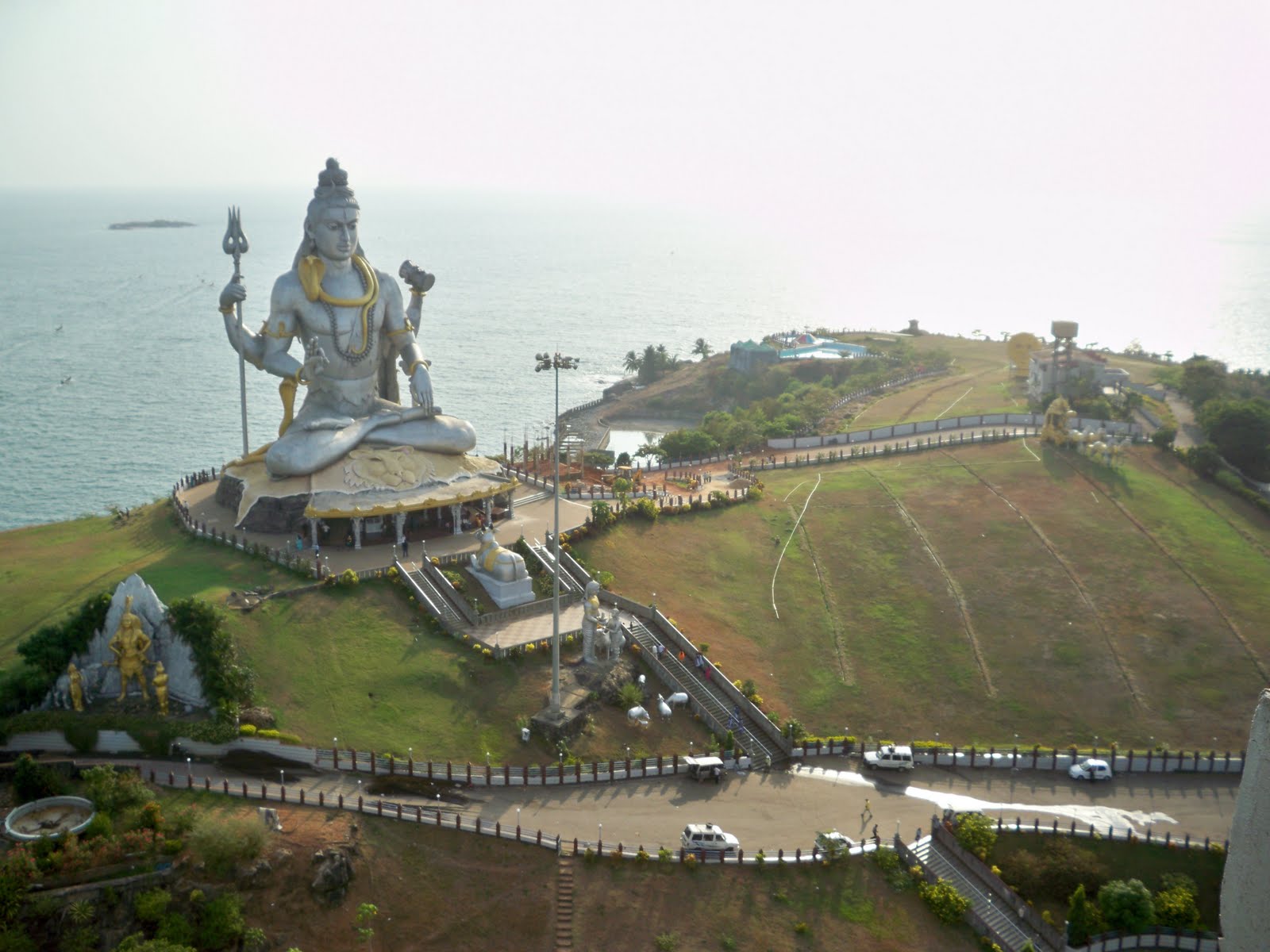 Thom's Blog: Murudeshwar Beach, Karnataka