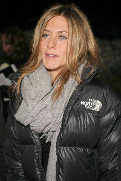 SHINY PUFFY BABES: Jen Aniston In Black Nuptse