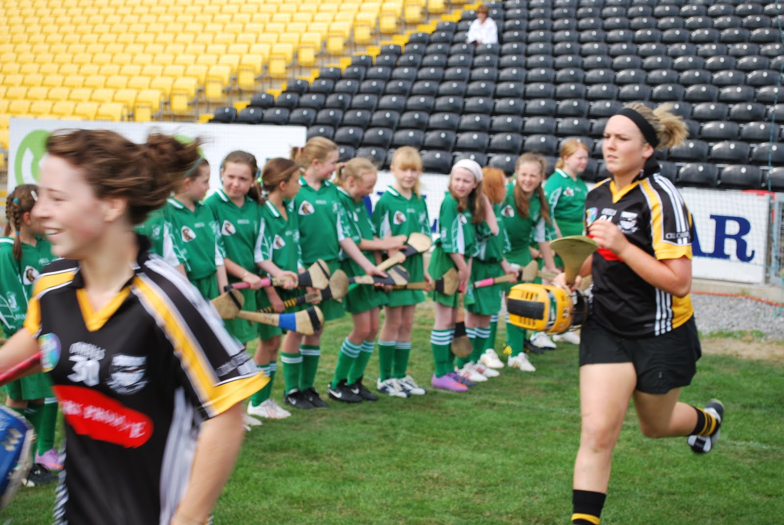 Kilmacow Camogie Club 2009 Year in Review: All Ireland Camogie Semi ...
