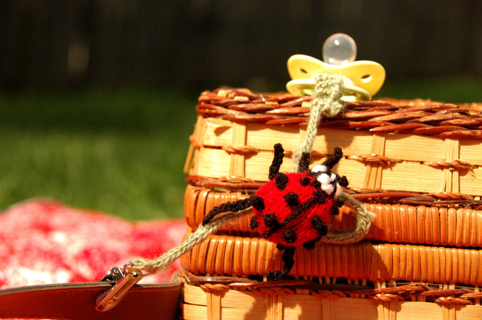 Kara Hobbs Portfolio: FREE Pattern: Ladybug Pacifier Clip