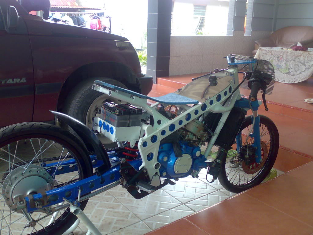 motor balap: MOTOR BALAP