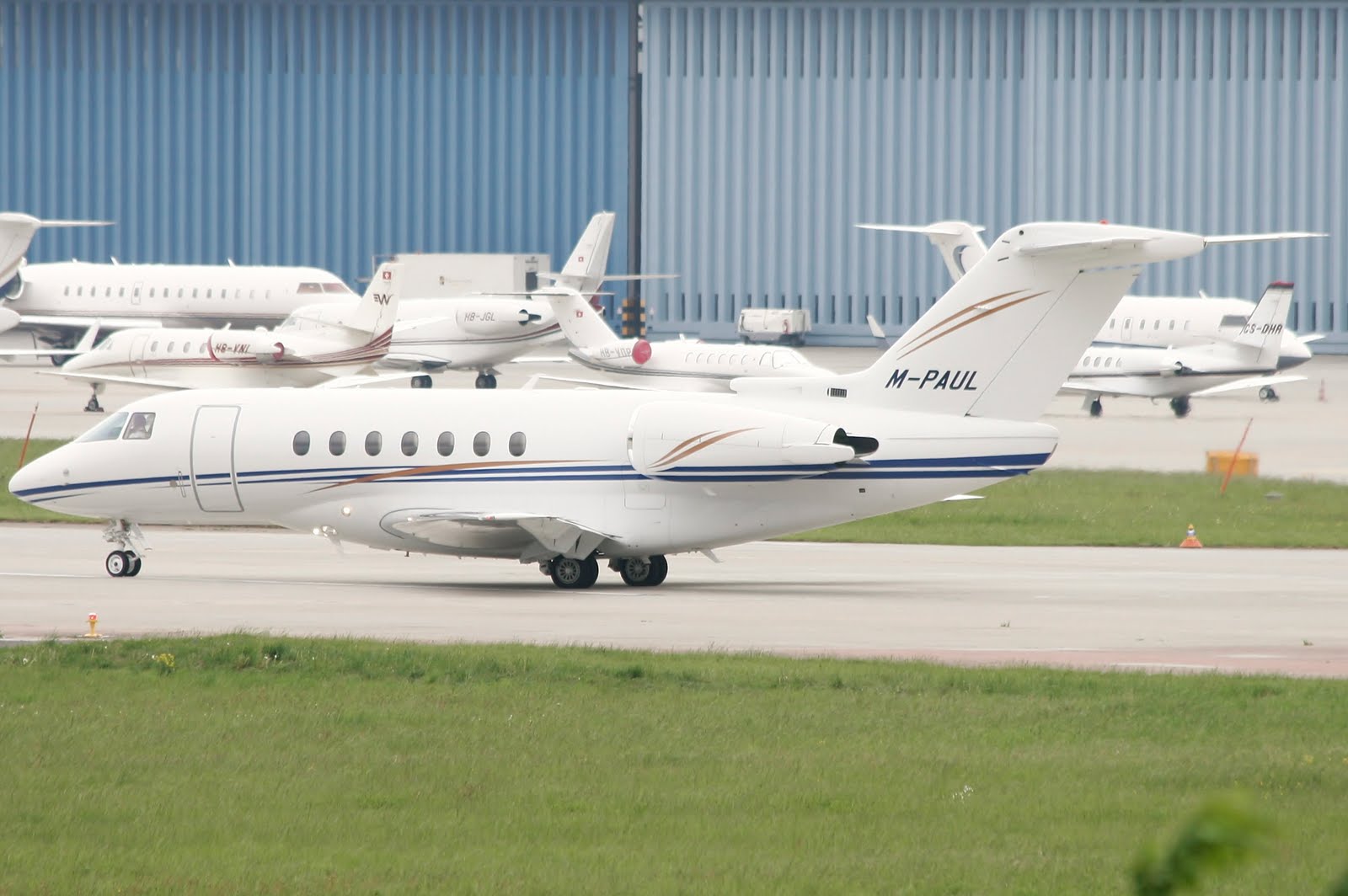 FLYING BIZJETS PHOTOS: M-PAUL, HAWKER 4000