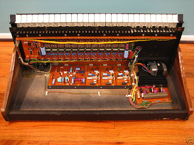 MATRIXSYNTH: Crumar Performer