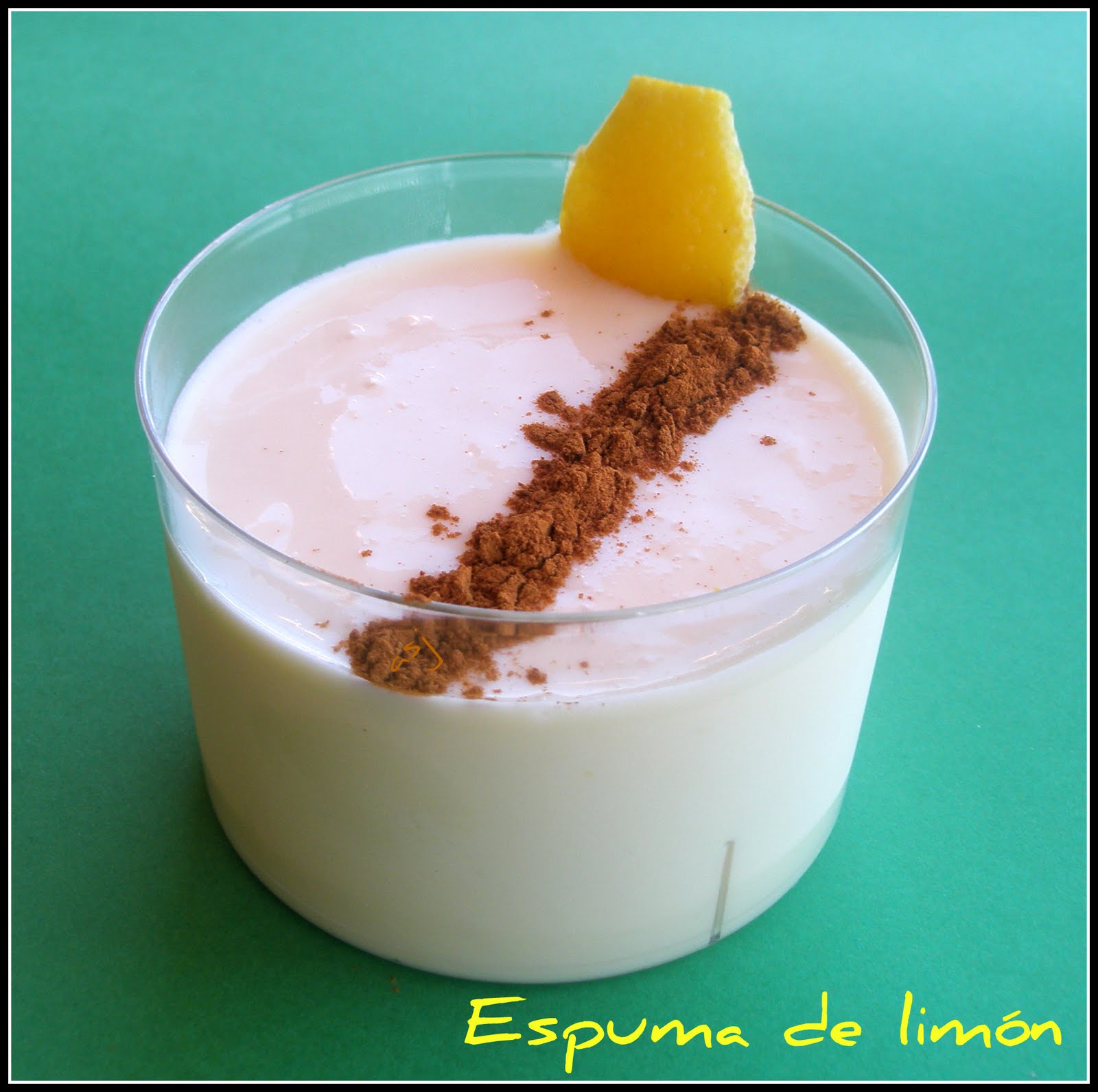canelita en rama: Espuma de limón (th)
