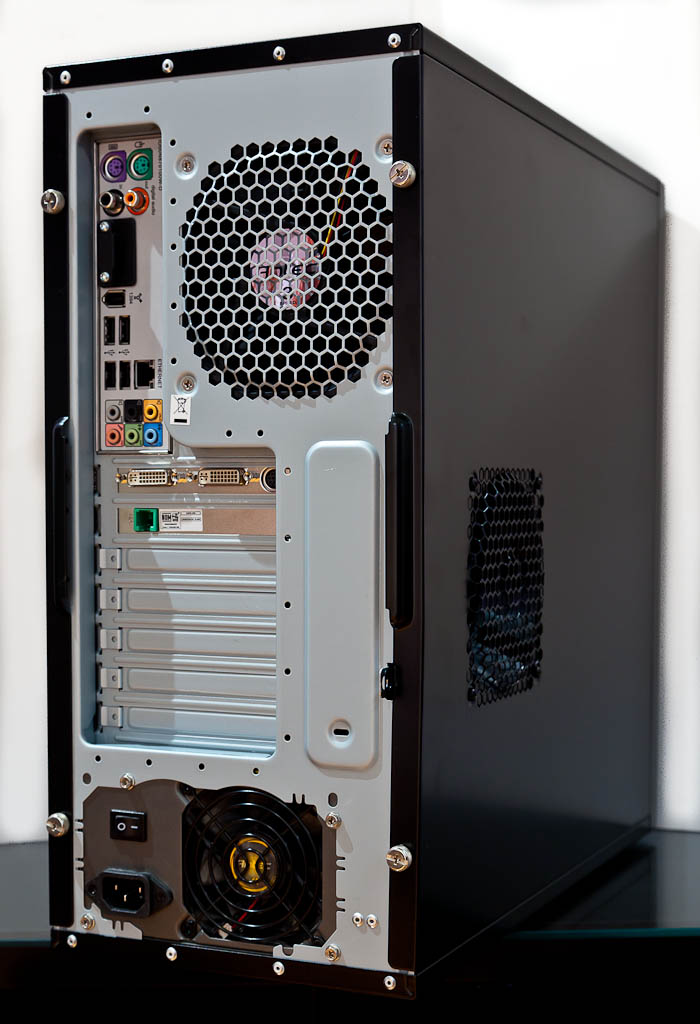 The Self-Confessed Geek: Antec 300 Review