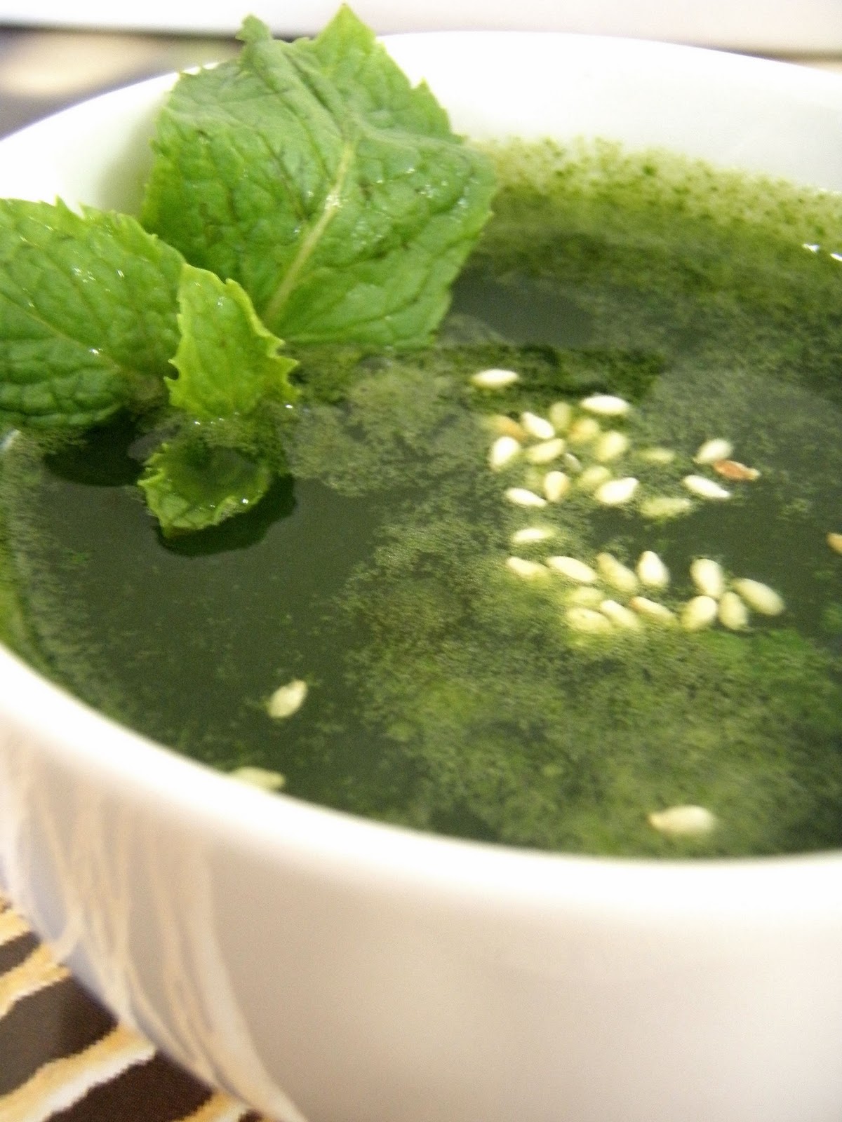 The Modern VEGETARIAN - Recipes: A Simple Bowl of Green Tea Soup