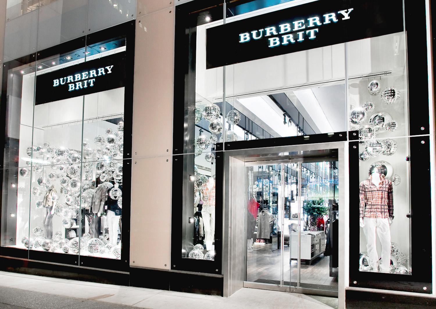 ONESIXTYNOTEPAD: BURBERRY LONDON & BRIT STADALONE STORES.