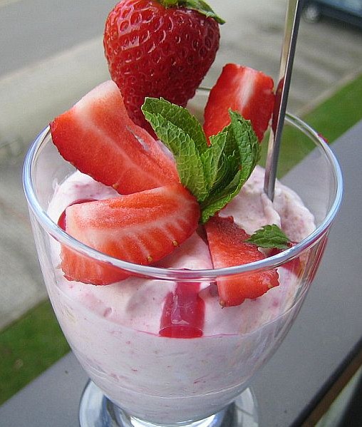 Au-delà des saveurs: VACHERIN AUX FRUITS ROUGES BY C.LIGNAC!!!!