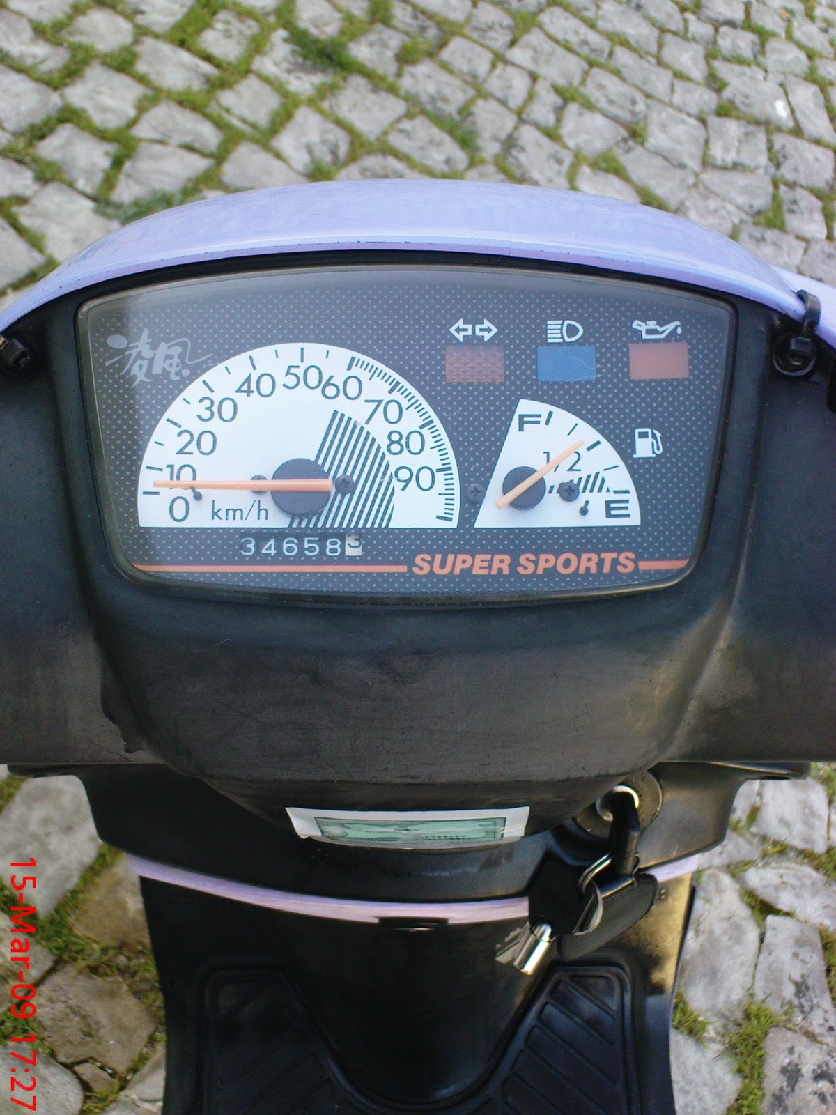 Tuga100Juízo: A Keeway (Keeway Hurricane 50) e a Ritinha (Yamaha Target 50)