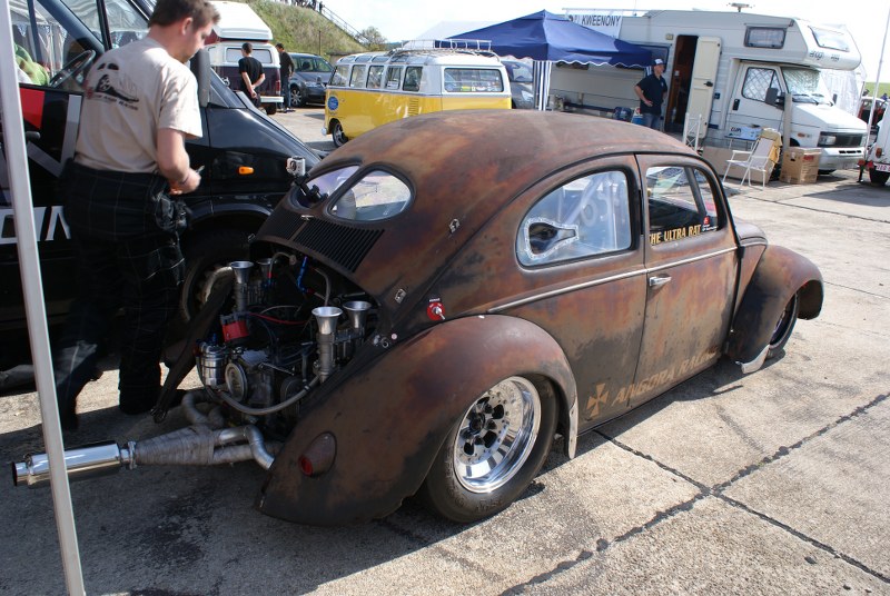 Your daily car fix: Drag-racing beetle