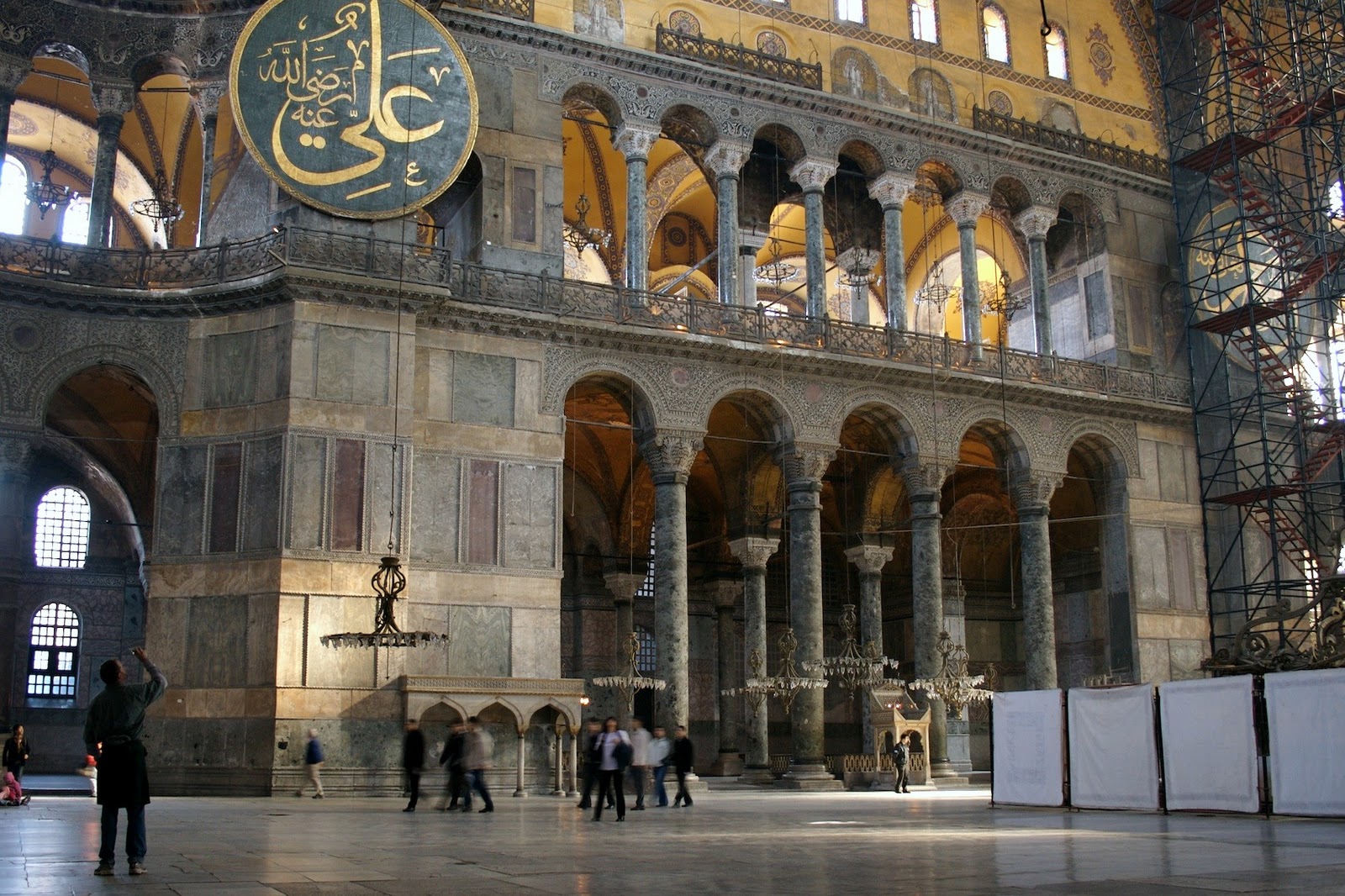 arch: Hagia Sophia, ("Holy Wisdom"), Constantinople, (527-532 CE ...