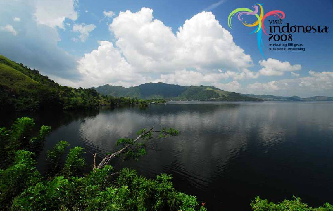 EXPLORE INDONESIA: Interesting Tour Package at Lake Sentani Papua