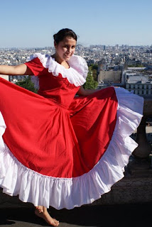 Elizabeth Córdova: ELIZABETH CORDOVA EN PARIS CON EL FESTEJO PERUANO