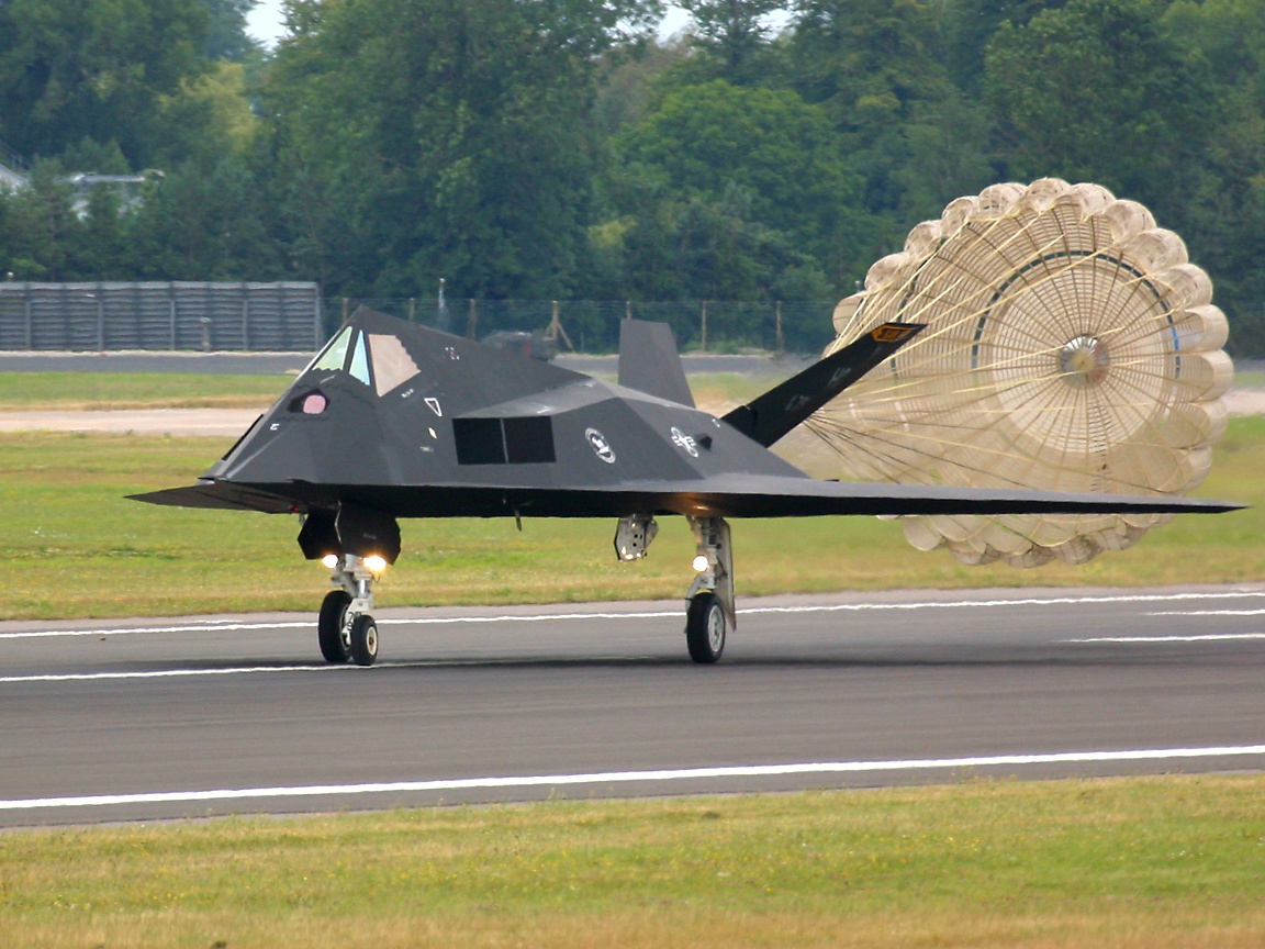 ARMAS MILITARES: Lockheed F-117 Nighthawk