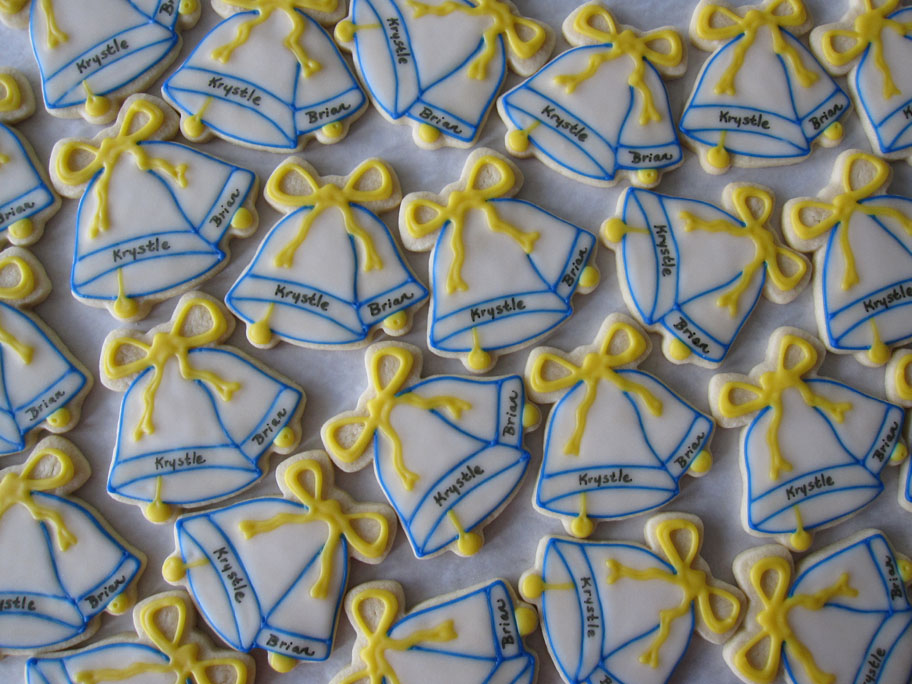 Doodlebug Cookies: Wedding Bell and Daisy Cookies for Krystle's shower