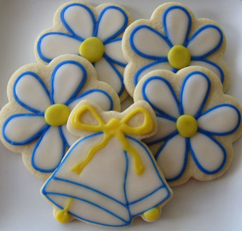 Doodlebug Cookies: Wedding Bell and Daisy Cookies for Krystle's shower
