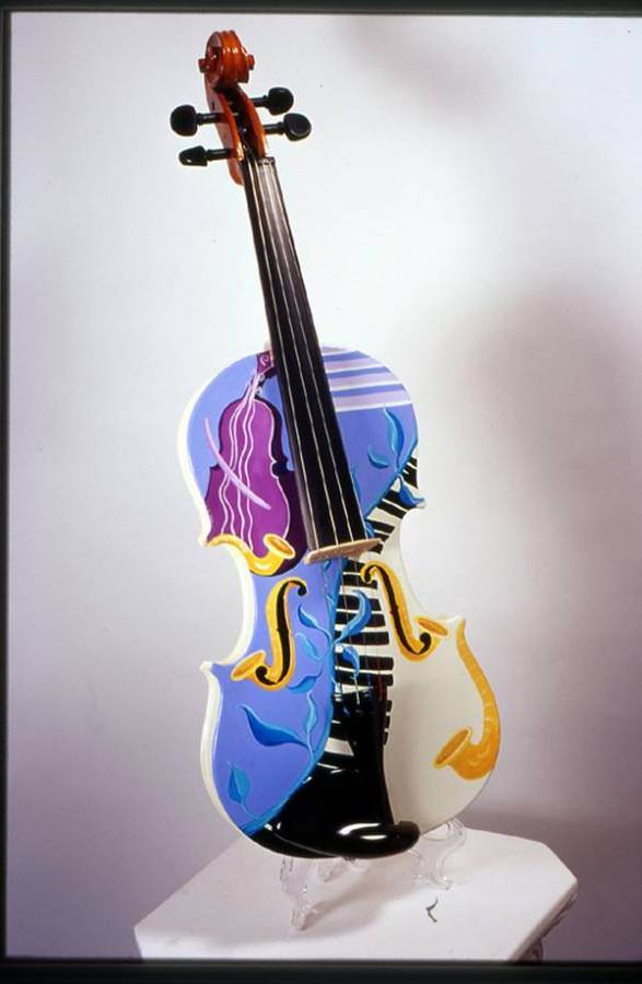 Fun Panorama: Colorfully Painted Violins