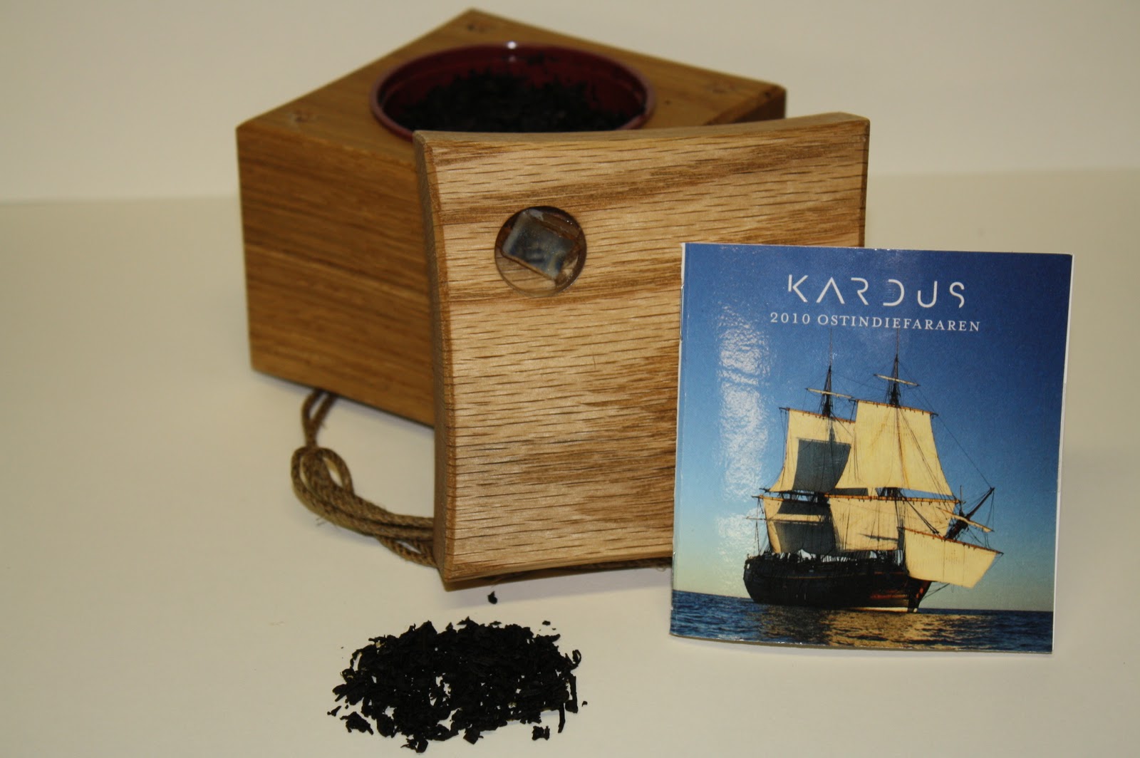 Kardus 2010, the world's most exclusive snus with a bit of history in ...