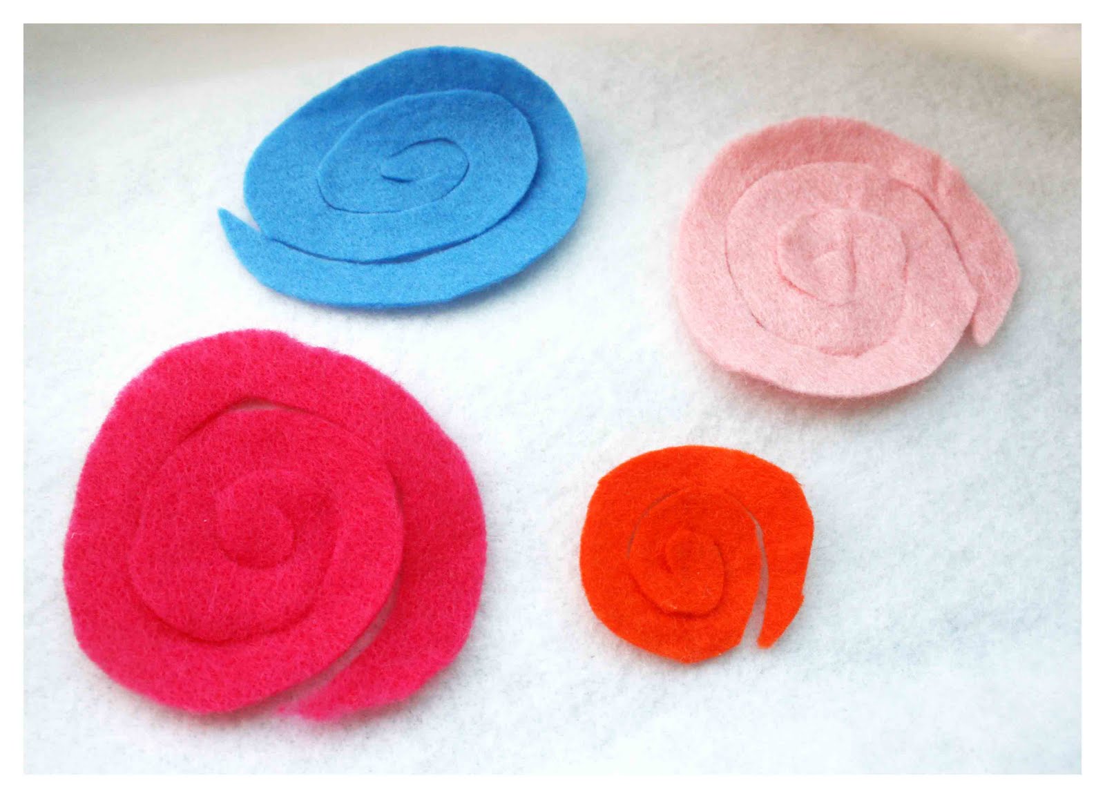 Do More With Less: A day out...and a spiral felt flower tutorial