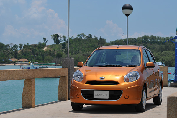 DSR: Carros lá fora