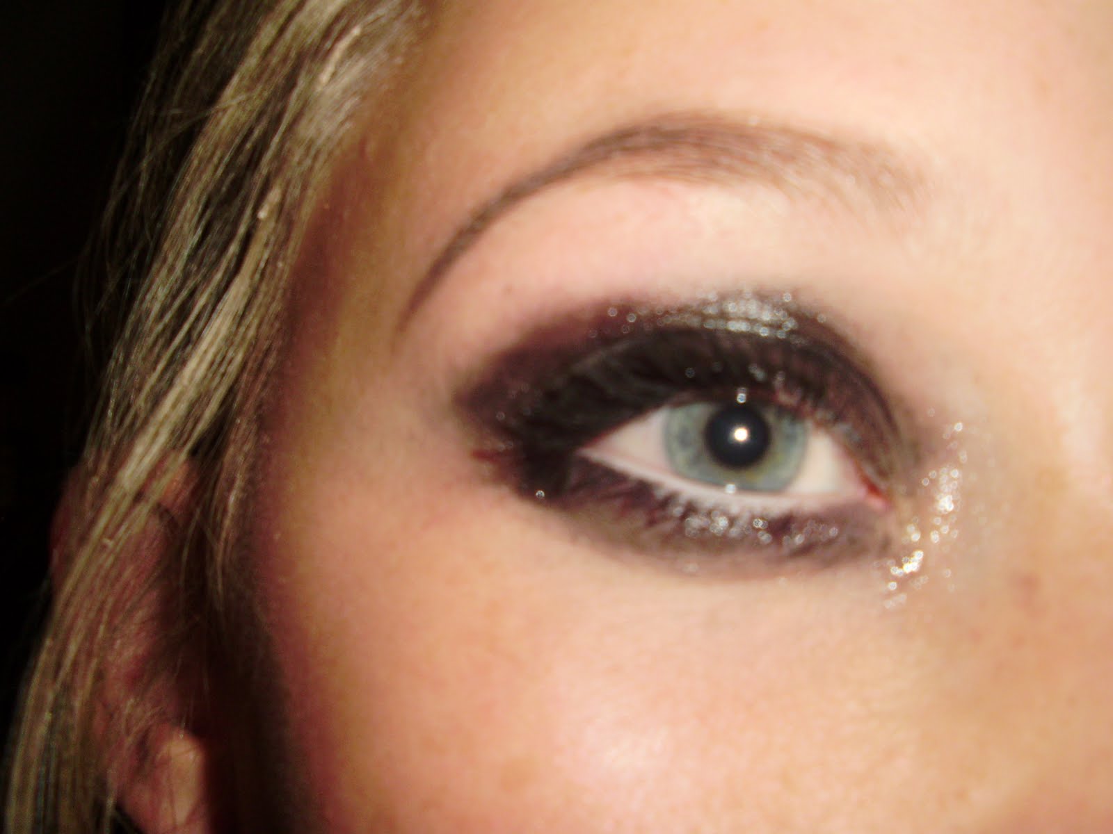 Beauty By Julia: Random: Messy Black Glossy Eyes