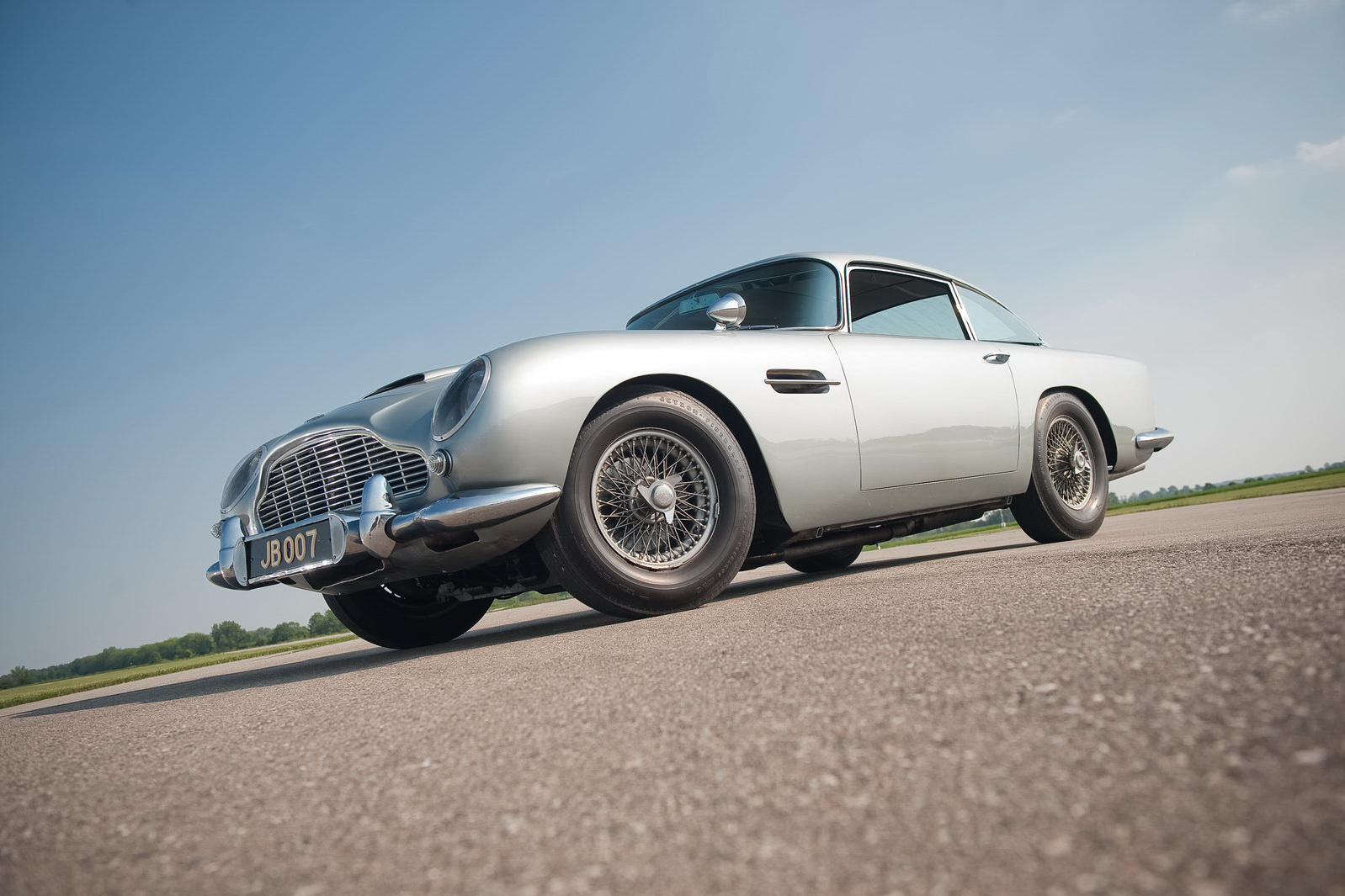 THE CAR: James Bond's Original '007' Aston Martin DB5 up for Sale ...
