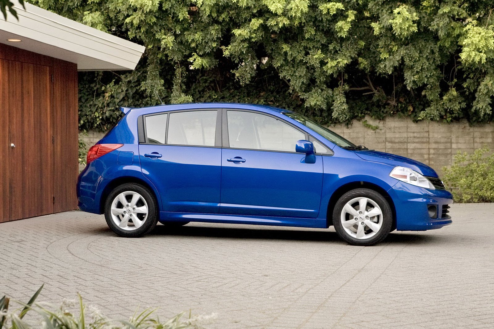 Carscoop, new cars, classics cars: 2011 Nissan Versa Sedan and ...
