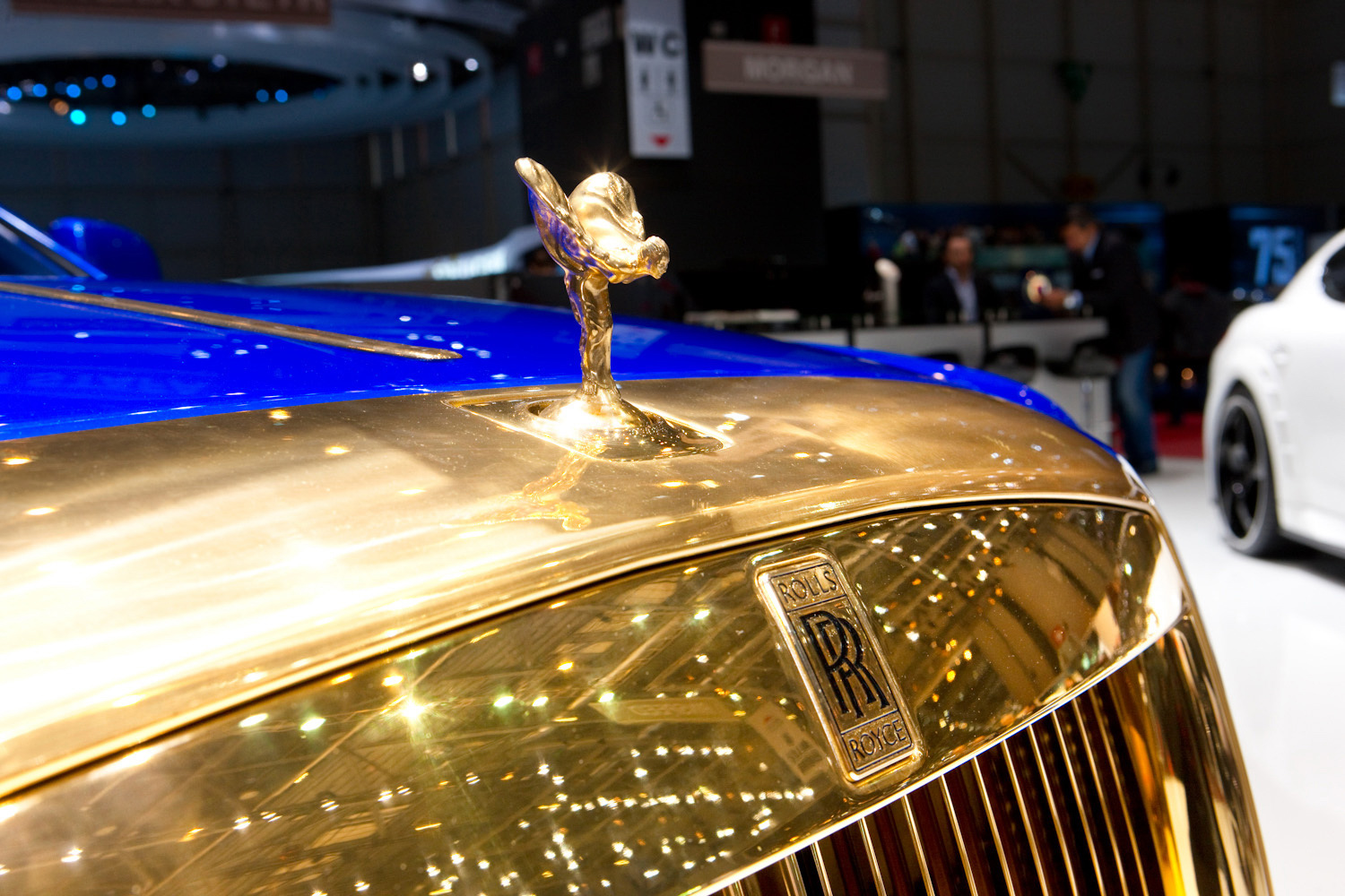 Car Popular Review: New Mansory Rolls Royce Ghost Skips on the Gold Flakes