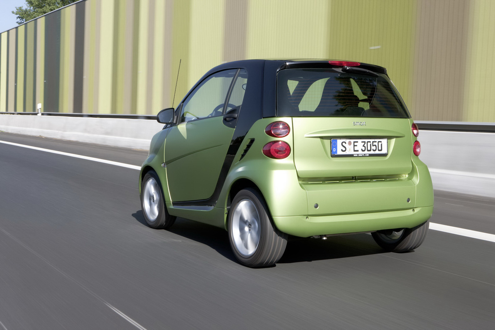 DUNIAmodifikasimotor: 2011 Smart-ForTwo Supermini cars