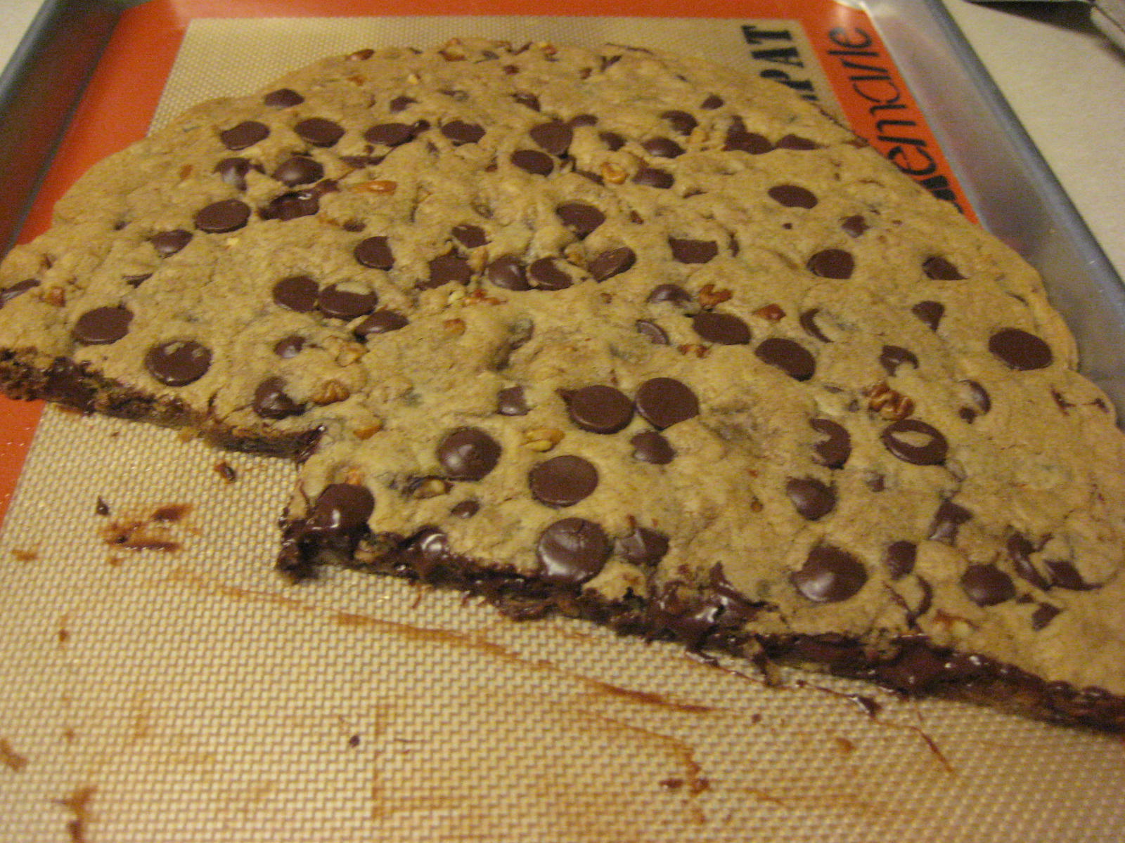 Midwest Baker: The Giant Cookie