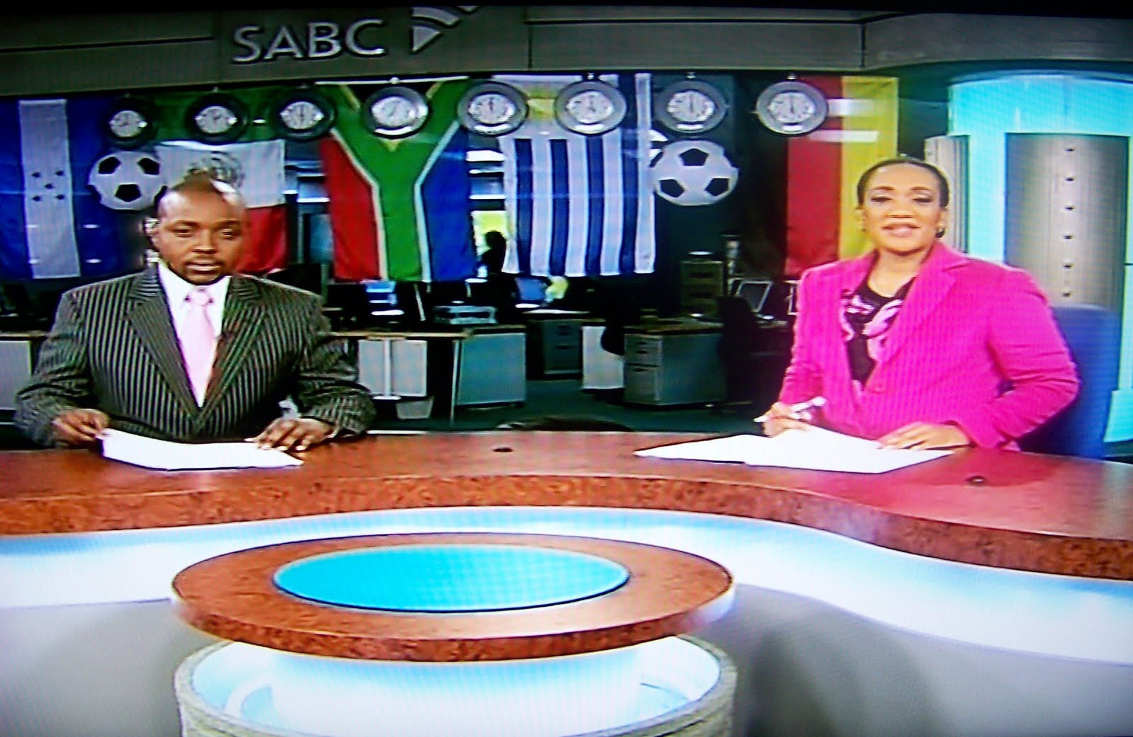 TV with Thinus: SABC3's flagship news bulletin, the News @ 7, now has ...