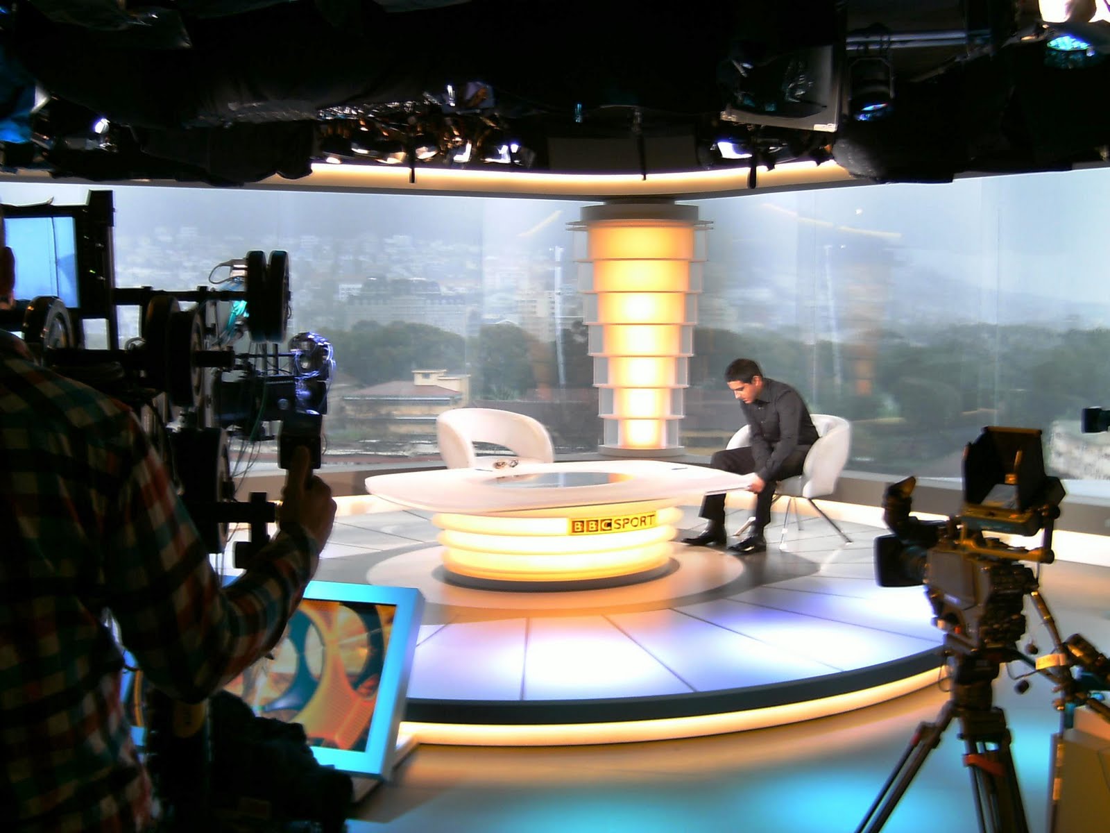 TV with Thinus: INTERVIEW. Manish Bhasin on the BBC's Football Focus ...