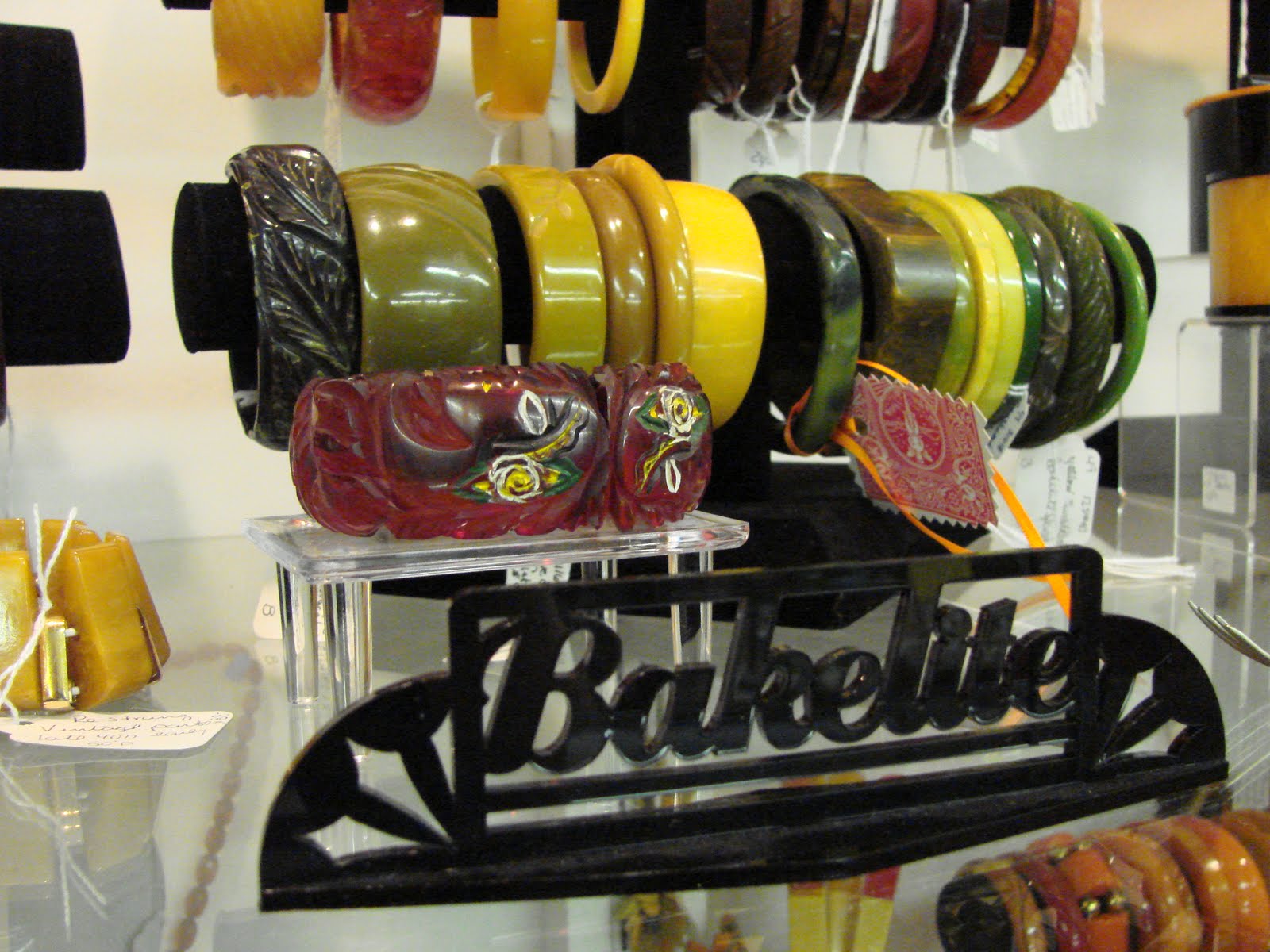 kingy graphic design history: Bakelite and the EKCO AD65 Radio