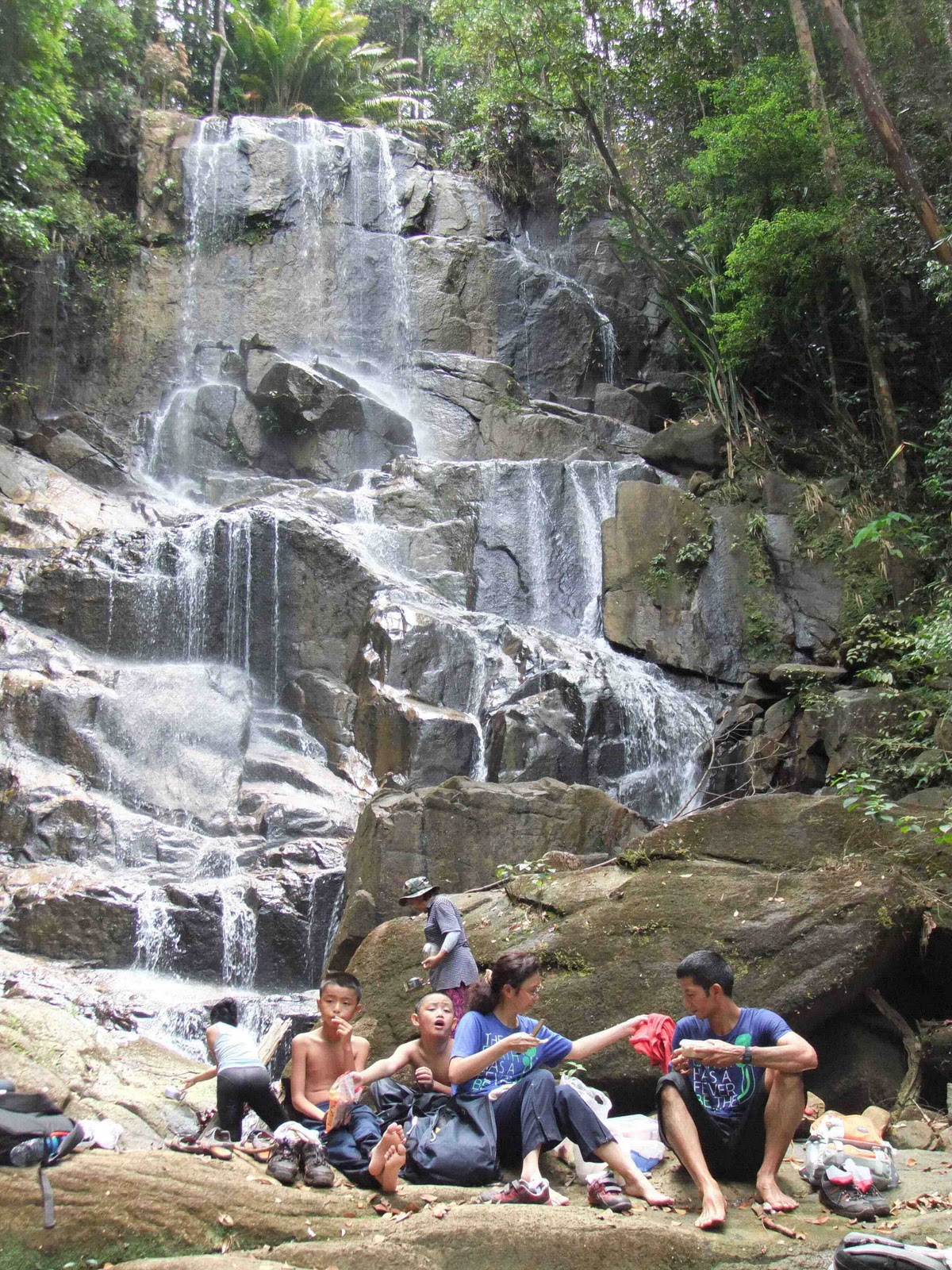 Dr. Mac's Blog: Sg. Tengkil Waterfalls Hike, Saturday 13 Nov. 2010