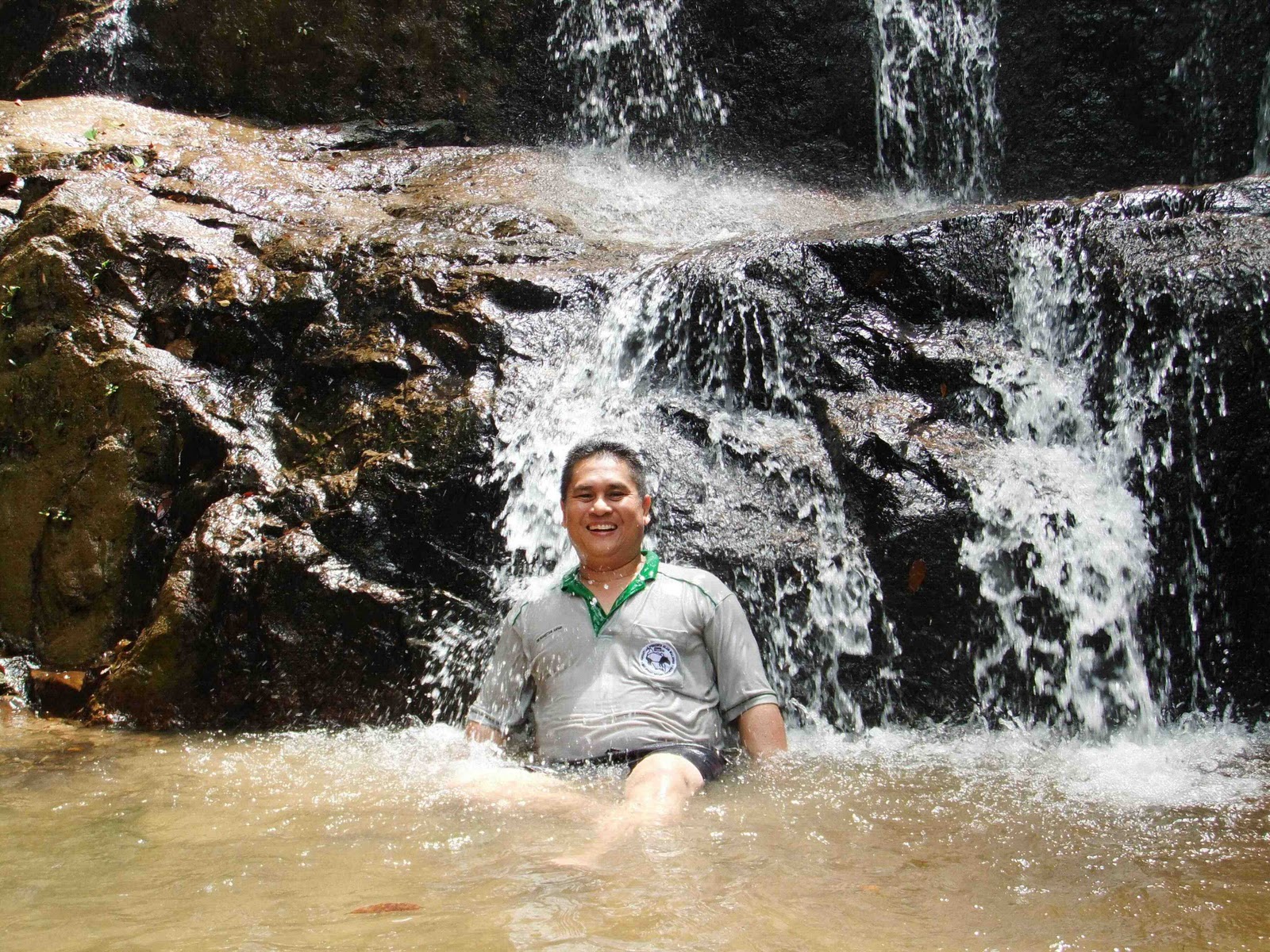 Dr. Mac's Blog: Sg. Tengkil Waterfalls Hike, Saturday 13 Nov. 2010