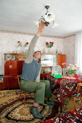 Fresh Pics: Leonid Stadnik a Ukrainian Declared The World's Tallest Man