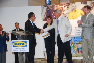 Mandatario encabeza inauguración de IKEA en Santo Domingo