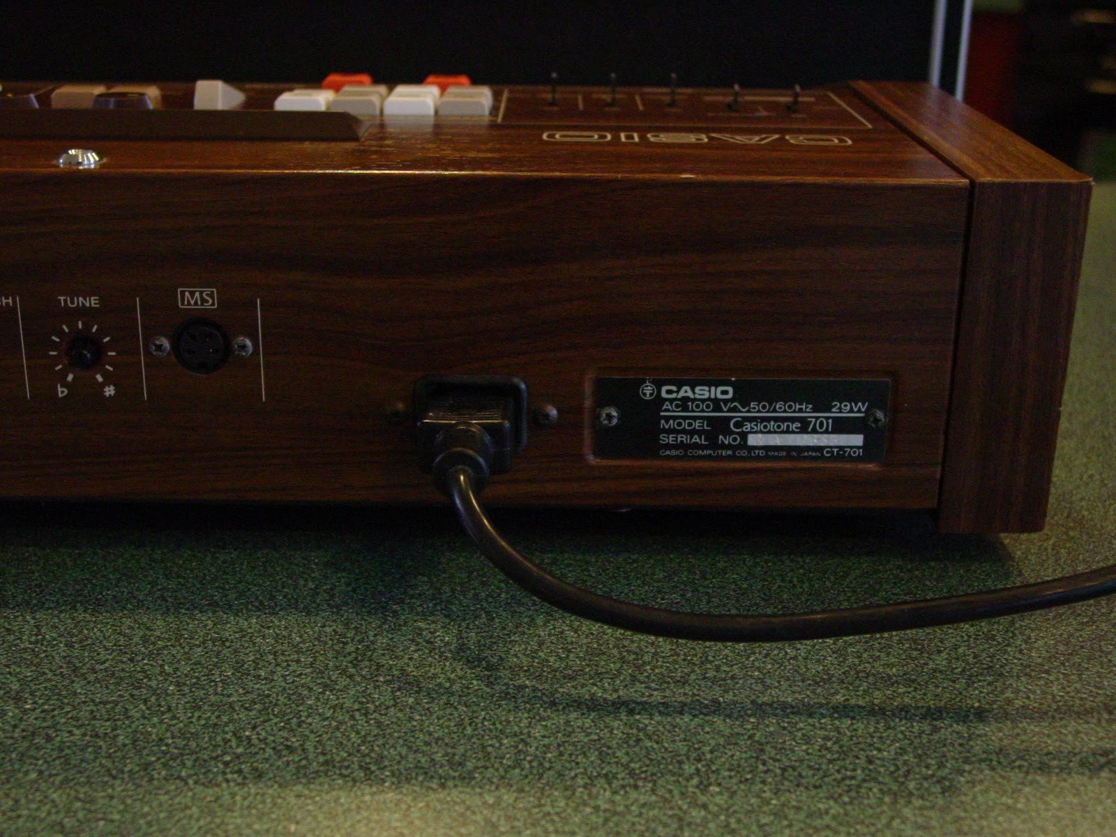 SolidStateCollective: Casio Synthesizer - Casiotone 701