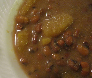 Easy Cook: Mampayar Erisheri/Black Beans Curry