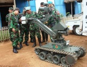 Robot Perang Tempur Buatan Indonesia | ARSIPAN BERITA