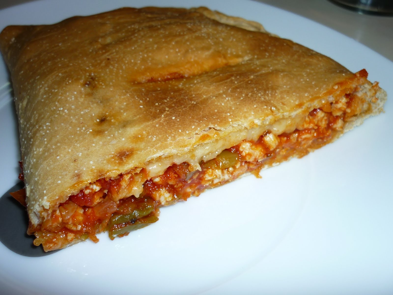 Mymmo Dark happy muffin day: Calzone de pollo, salsa de tomate con ...
