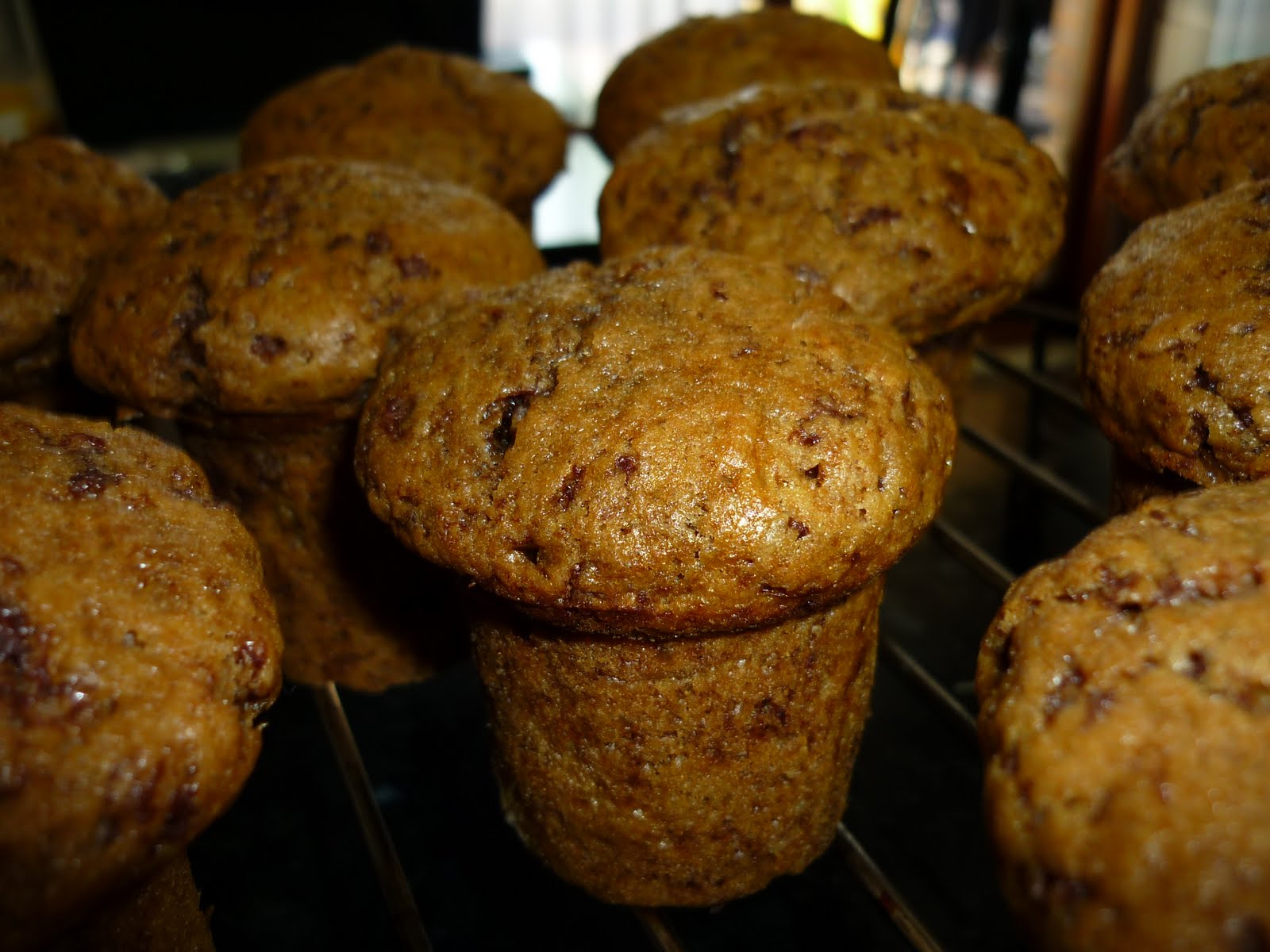 Mymmo Dark happy muffin day: Muffins de cafe con frosting de chocolate ...