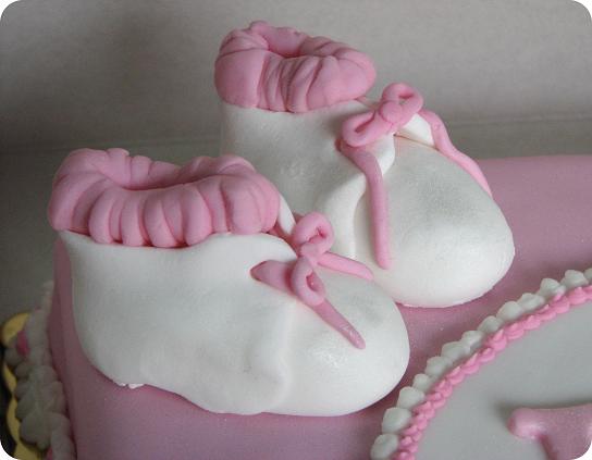 Snooky doodle Cakes: Enya's Baptism cake