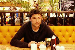 Gofod: Shwmae Shwmae Ceri Cunnington?