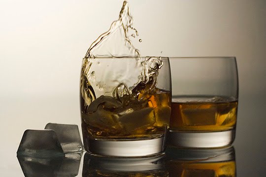 BARÃO DRINKS: RECEITA DE WHISKY COM AGUA DE COCO